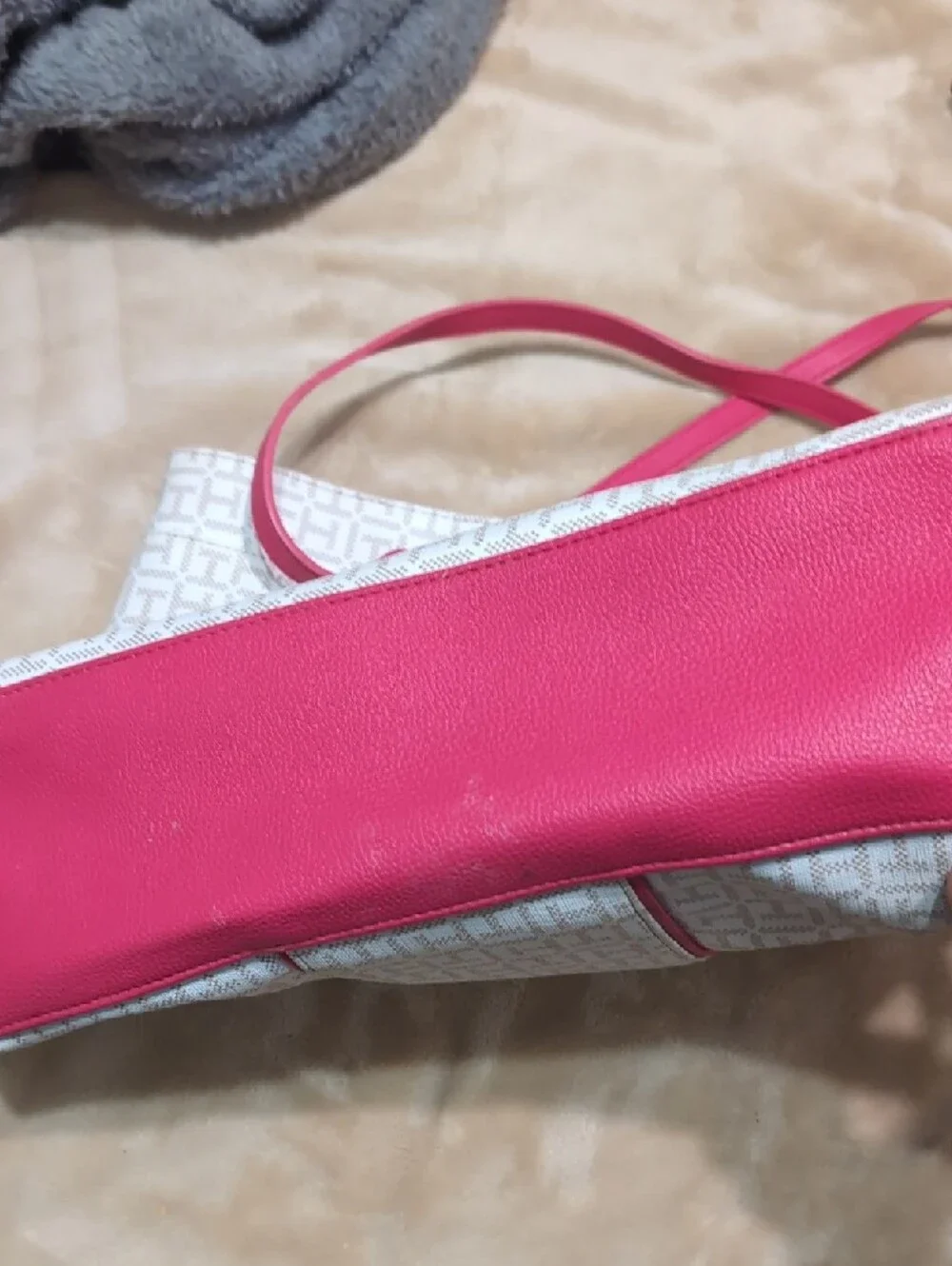 Tommy Hilfiger | Bags | Tommy Hilfiger White Logo Tote With Pink Trim ...
